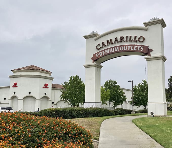 Magnification Call Out Bargain Hunters Will Absolutely Love This Enormous Outlet Mall Hiding ...