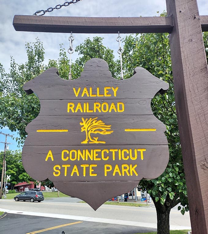 Take The Whole Family On This Breathtaking Scenic Train Ride Through ...