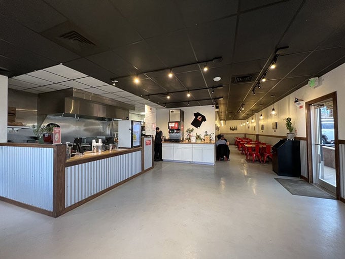You'll Happily Drive Hours Just For The Fried Chicken At This Modest ...