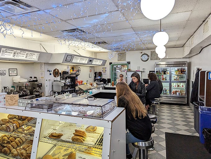 This Hidden Gem Bakery In New York Proves You Don't Need Fancy Vibes To ...