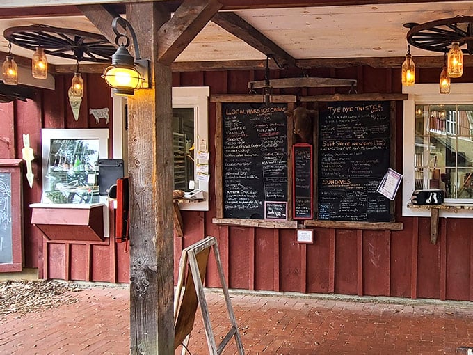 Icing Brain This Massachusetts Country Bakery Serves Cinnamon Rolls So Big They'll ...