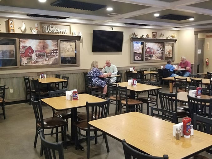 This Unassuming Indiana Hole-In-The-Wall Diner Serves Up Some Of The ...