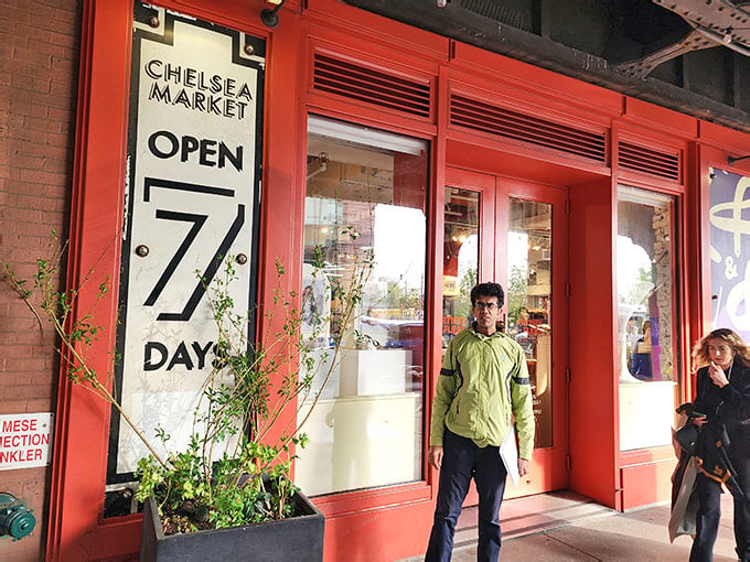 The Enormous New York Flea Market Where Serious Treasure Hunters Go To ...