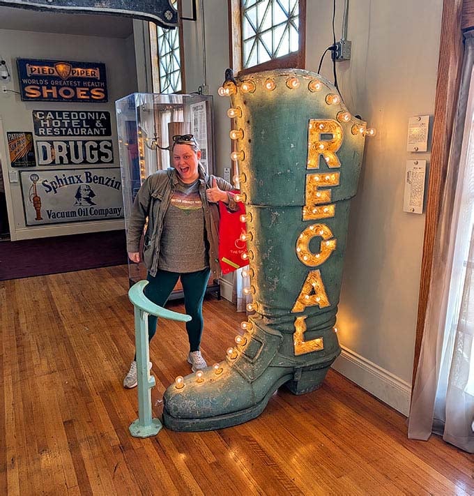 Small Museum Sign There’s A Neon Sign Museum Hiding In Oregon, And It’s As Fascinating As ...