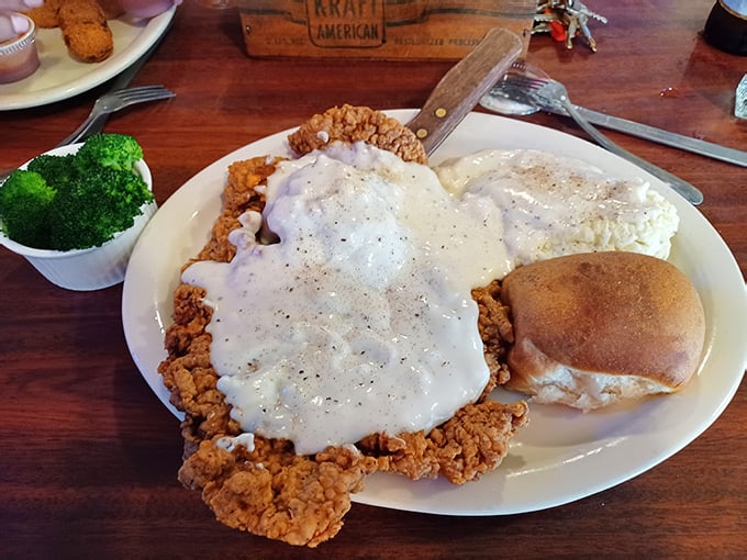 You Won't Believe How Enormous The Chicken-Fried Steak Is At This ...