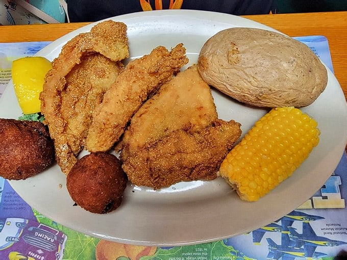 Inside Riverside Res The Unassuming Riverside Shack In Florida That Serves The Best Fried ...