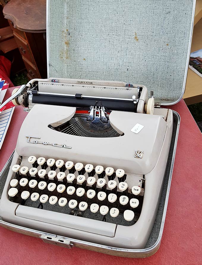 Historic Typewriter This Historic Outdoor Flea Market In Massachusetts Is America's Oldest ...