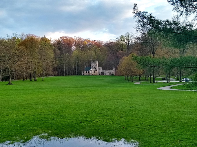 This Hidden Castle In Ohio Is Straight Out Of A Real-Life Game Of Thrones
