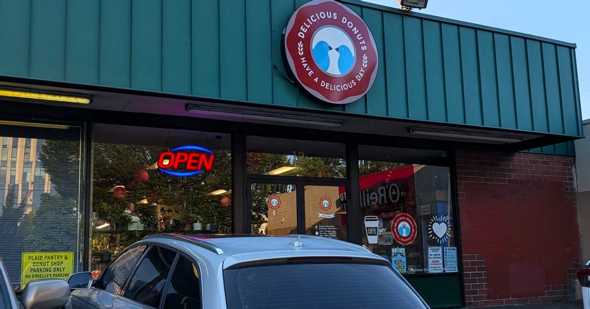 This Tiny Oregon Bakery Serves Some Of The Best Handmade Donuts You'll Ever Taste