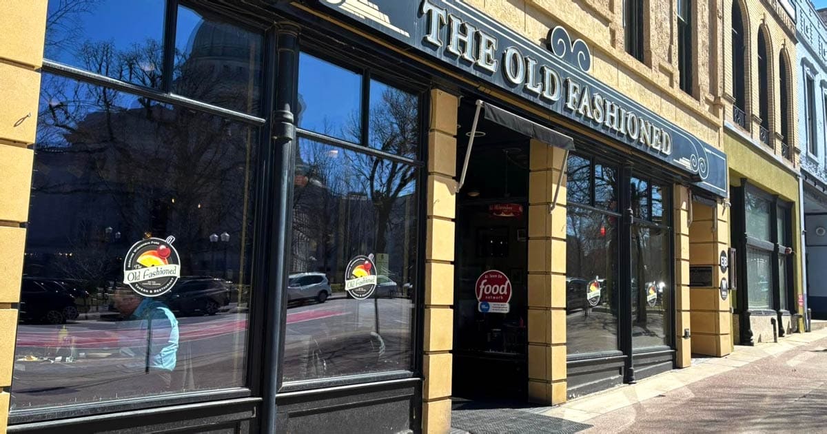 Sink Your Teeth Into The Most Legendary Fried Chicken In Wisconsin At ...