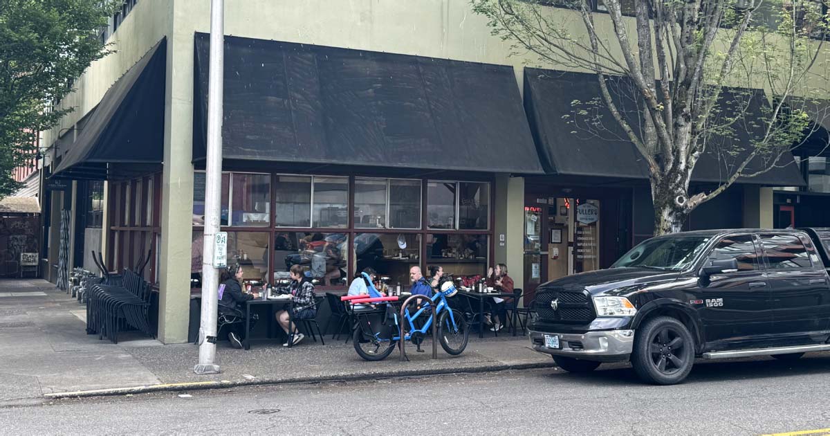 Step Inside The Old-School Oregon Diner That Hasn’t Changed In Decades