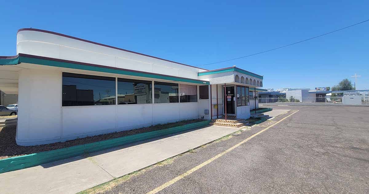 Grab A Booth At The Arizona Diner Where Celebrities Have Been Eating Like Locals For Decades