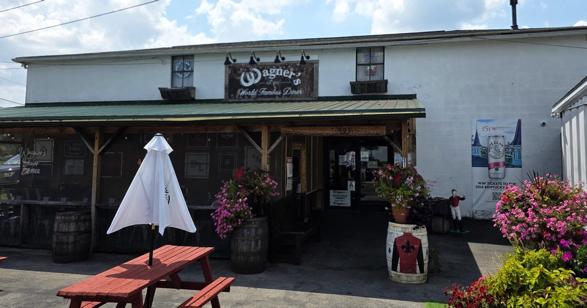 Grab A Booth At The Kentucky Diner Where Celebrities Have Been Eating Like Locals For Decades