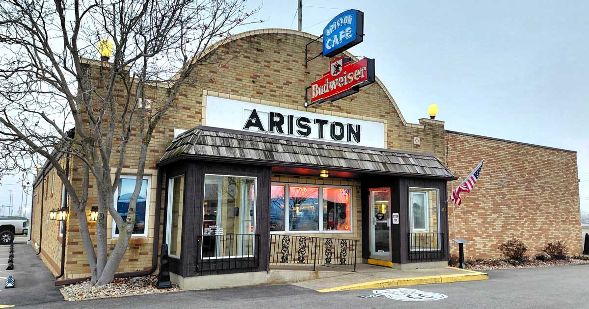 Springfeild Il Beach Few People Know About This Historic Illinois Restaurant That Feels ...