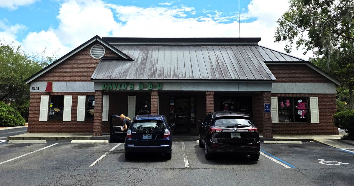 Locals Will Happily Wait In Line At 7 AM For Breakfast At This Legendary Florida BBQ Joint