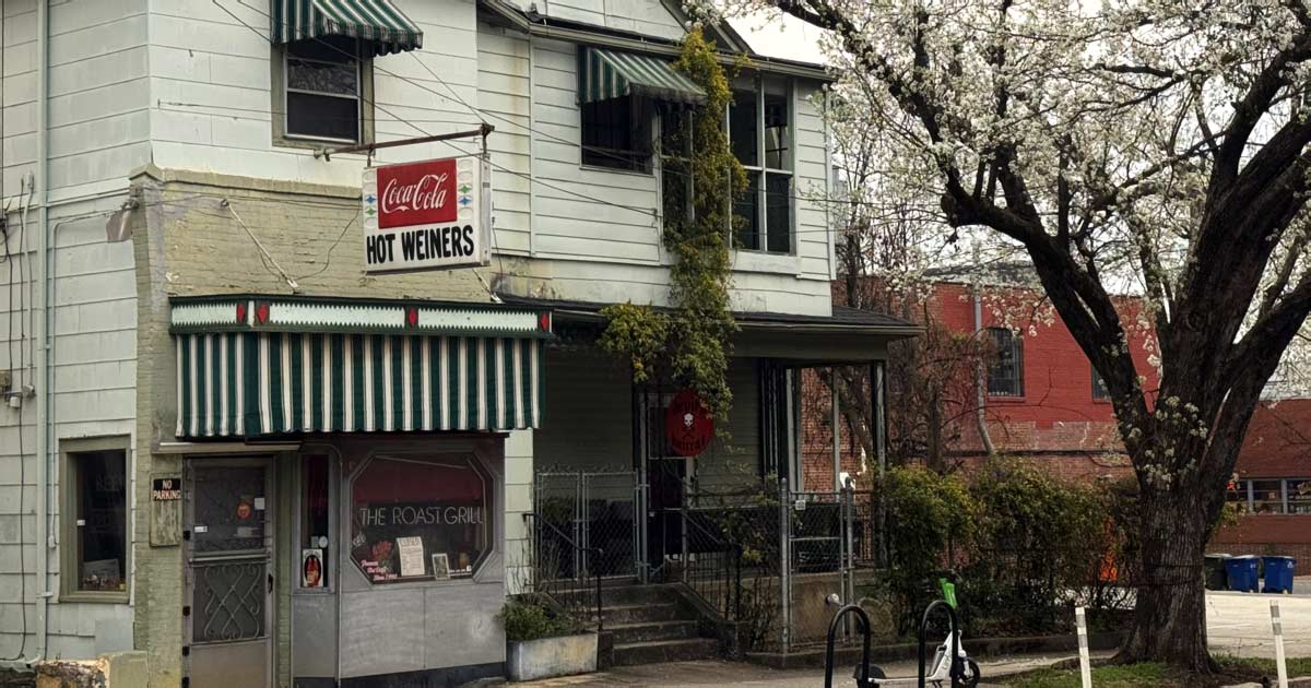 The Legendary North Carolina Restaurant That Has Refused To Serve Ketchup For Over 80 Years