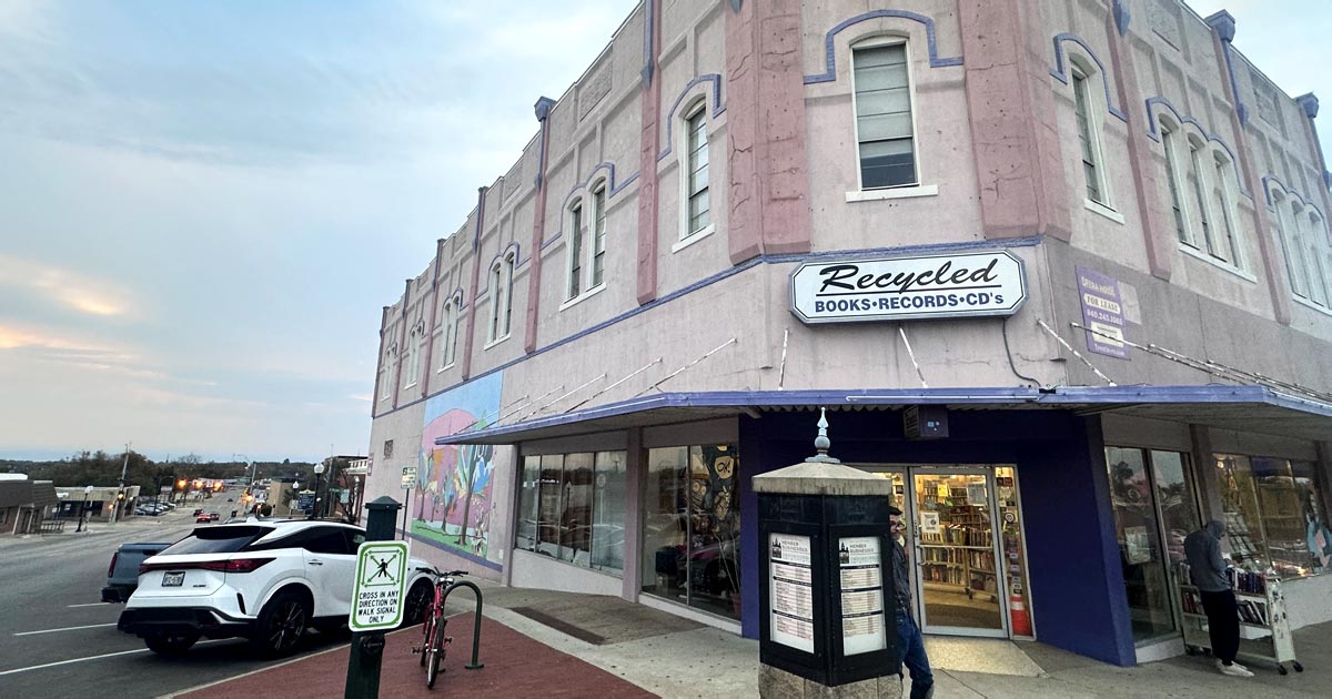 Opera House Opera Singer This Historic Texas Opera House Turned 3-Story Bookstore Is A Book ...