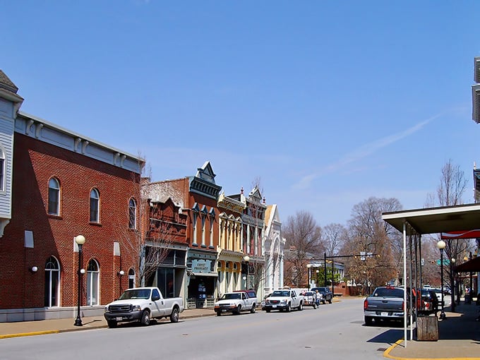 The Charming Town In Indiana That Feels Like A World Away From Everything
