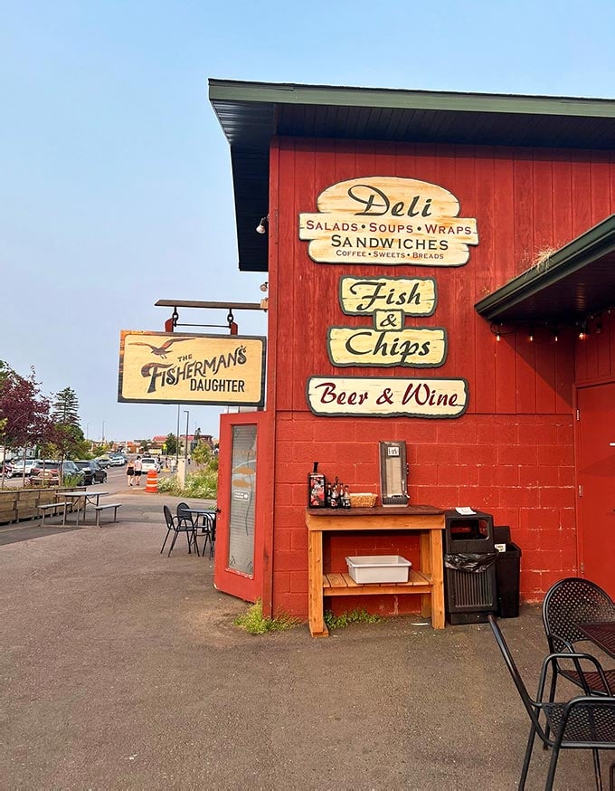 This Unassuming Minnesota Seafood Shack Serves Up Fried Fish Caught ...