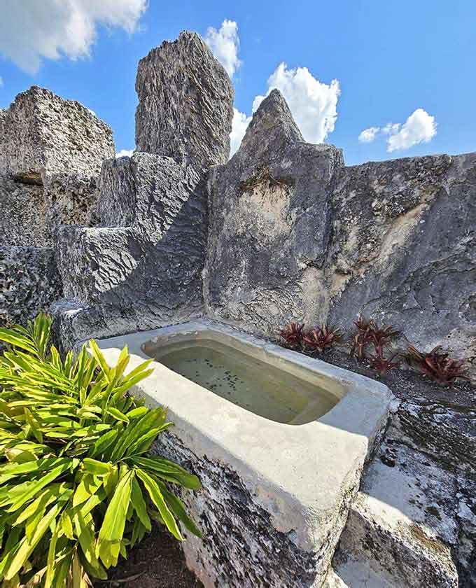 One Man Secretly Built This Mysterious Florida Castle From 1,100 Tons ...