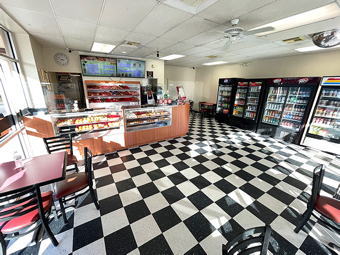 Magnification Call Out This Texas Bakery Serves Donuts So Good, They Sell Out Before You Can Blink