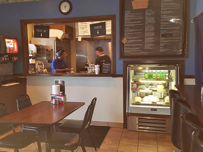This Unassuming Hole-In-The-Wall Restaurant In Ohio Serves The Best ...