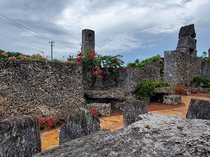 One Man Secretly Built This Mysterious Florida Castle From 1,100 Tons ...
